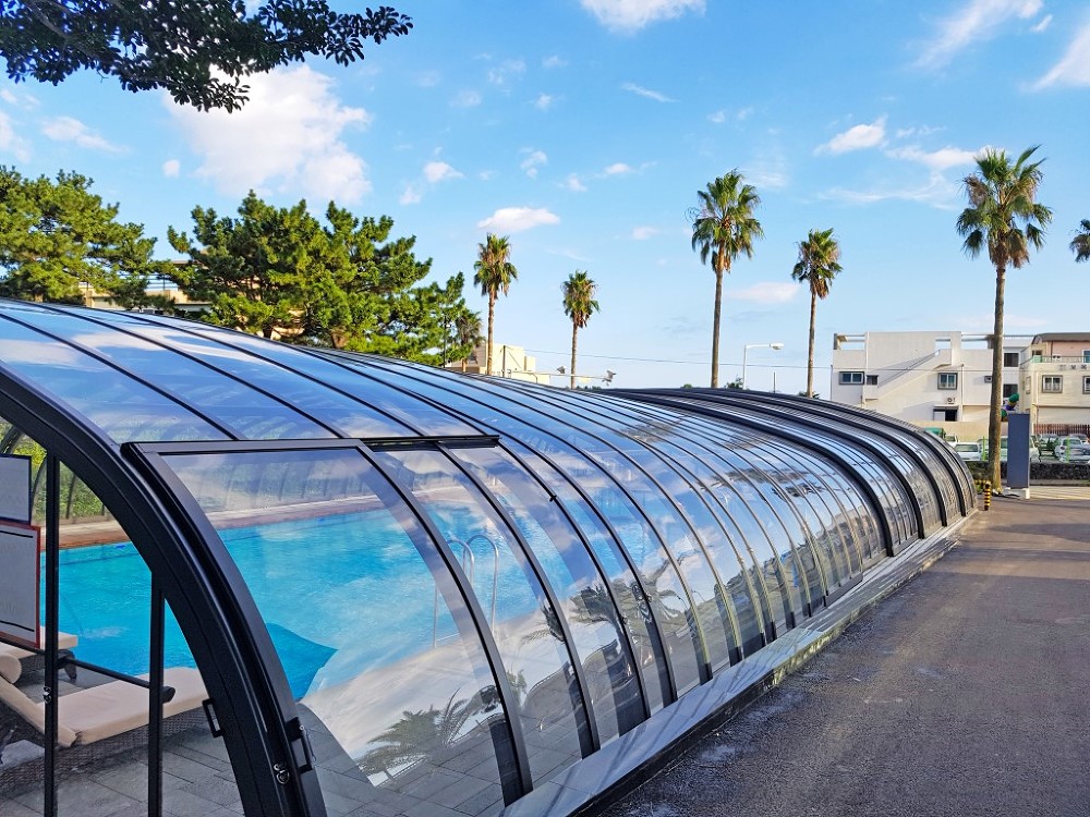 Pool enclosure Laguna NEO - retractable pool cover | SPA International ...