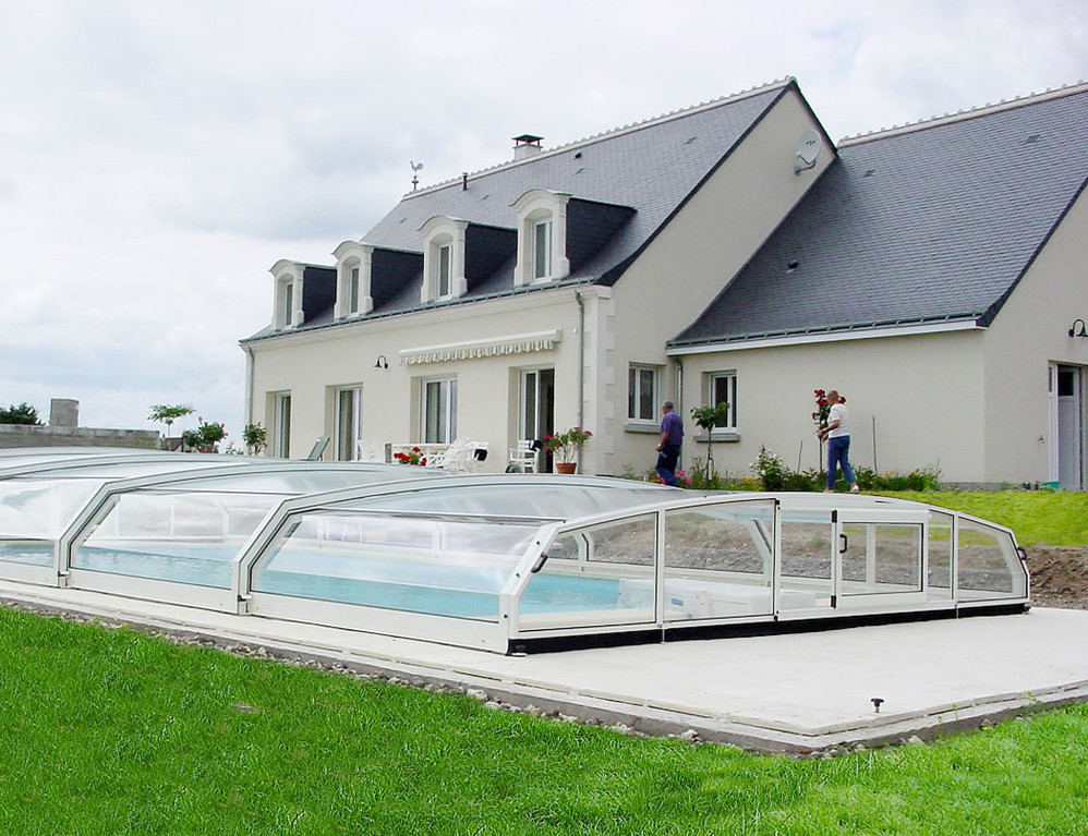 Pool enclosure Oceanic Low - retractable pool cover | SPA International ...