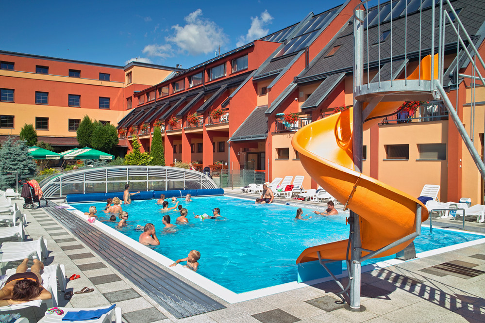 Photo gallery of Pool Enclosures for public swimming pools ...