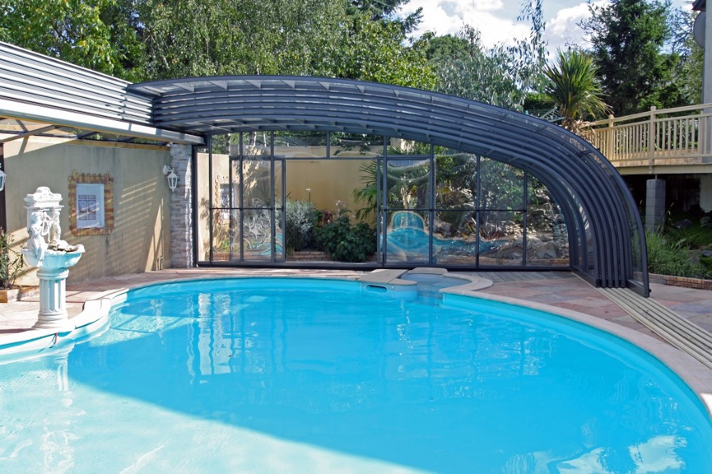 Photo gallery of pool and patio enclosure CORSO Style | Poolenclosures ...
