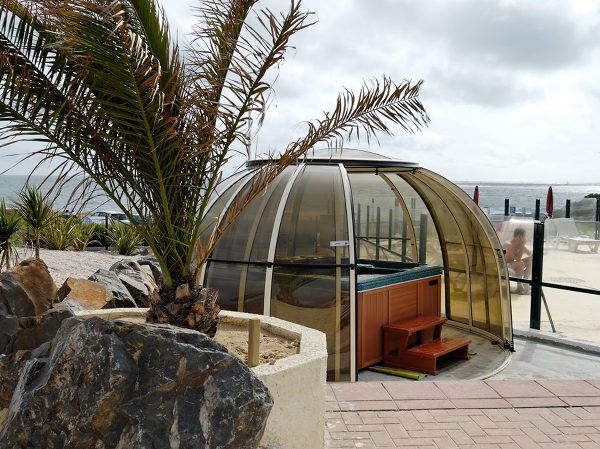 Retractable hot tub enclosure Spa Dome Orlando | sunrooms-enclosures.com