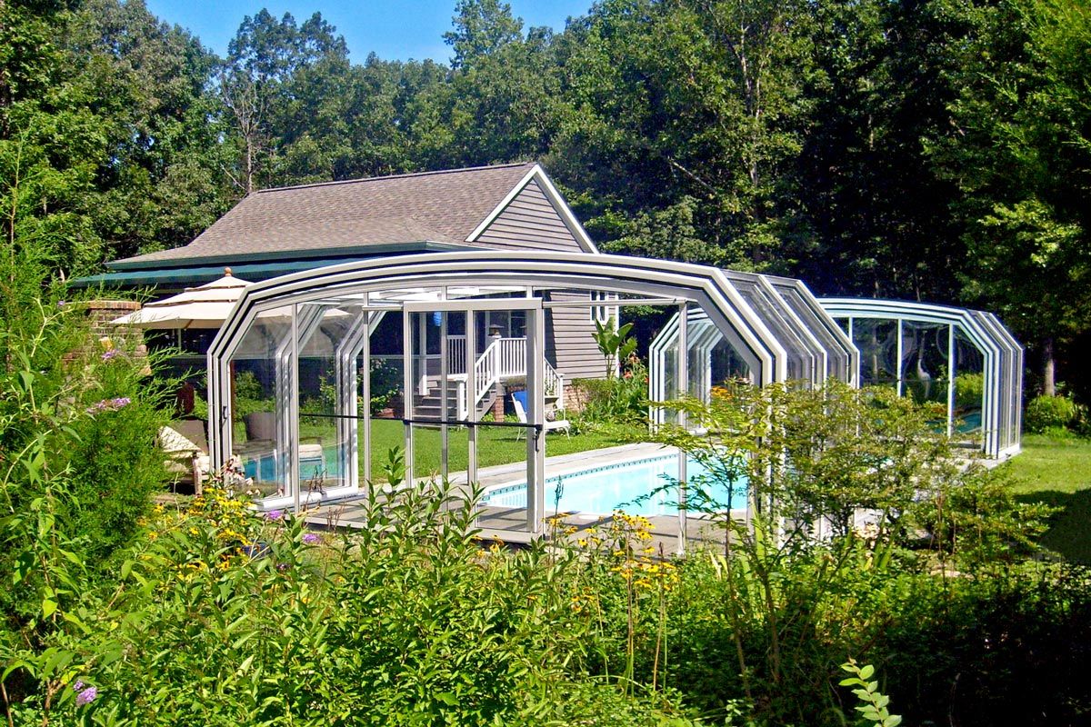 Retractable swimming pool enclosure Oceanic High | sunrooms-enclosures.com
